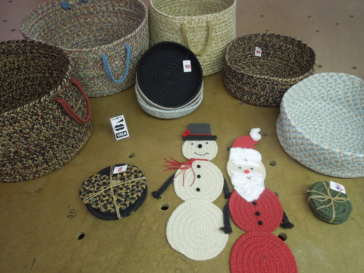 Holiday Collection – Colonial Braided Rugs